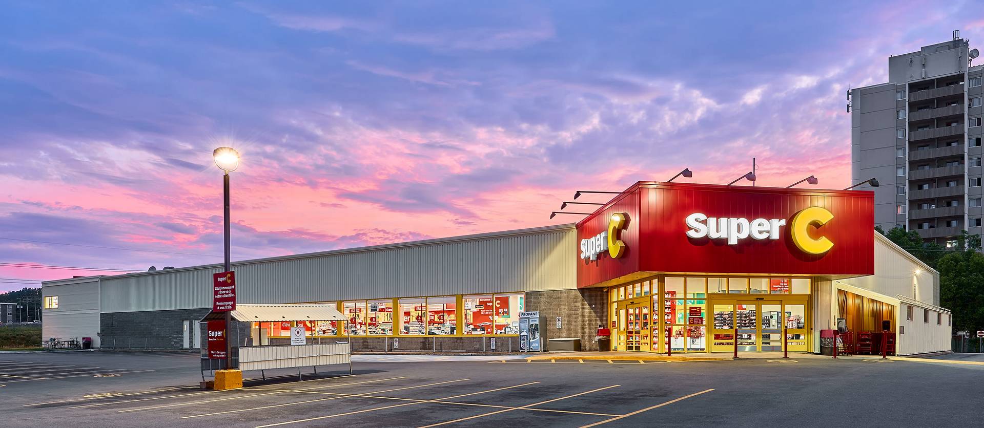 Remportez une des 12 cartes cadeaux épicerie de Super C de 1000 dollars ...